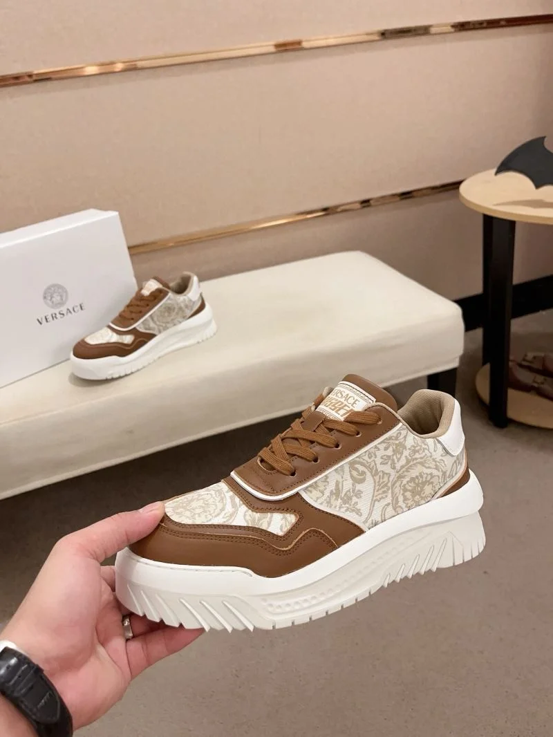Accurate model Versace Low Shoes