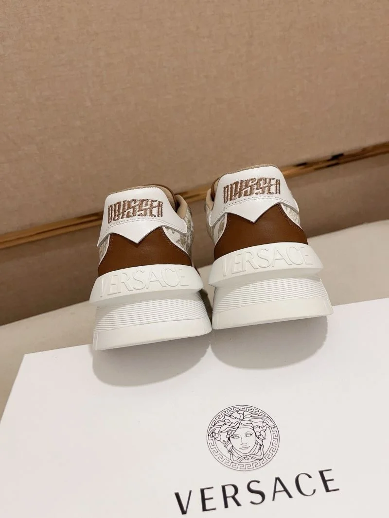 Accurate model Versace Low Shoes