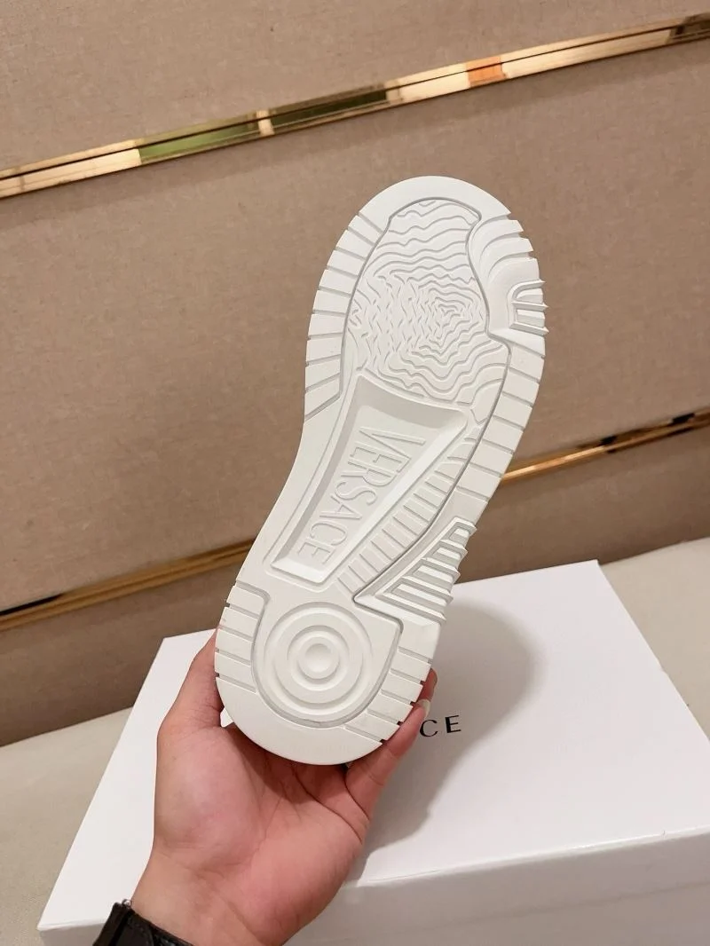 Accurate model Versace Low Shoes