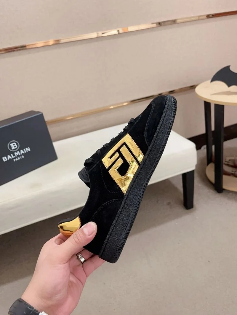 Exact replica Versace Low Shoes