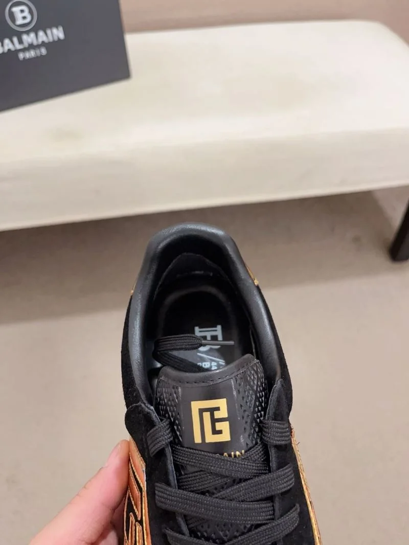 Exact replica Versace Low Shoes