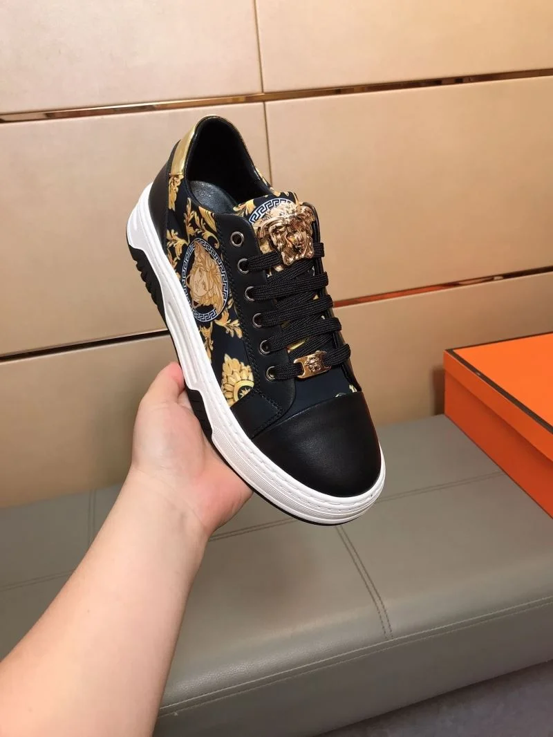 Top mirror Versace Low Shoes