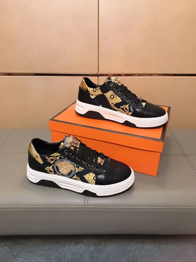 Top mirror Versace Low Shoes