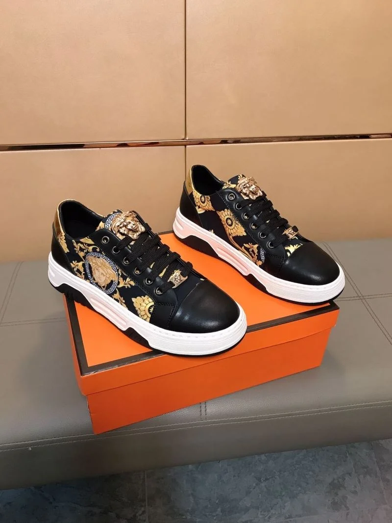 Top mirror Versace Low Shoes