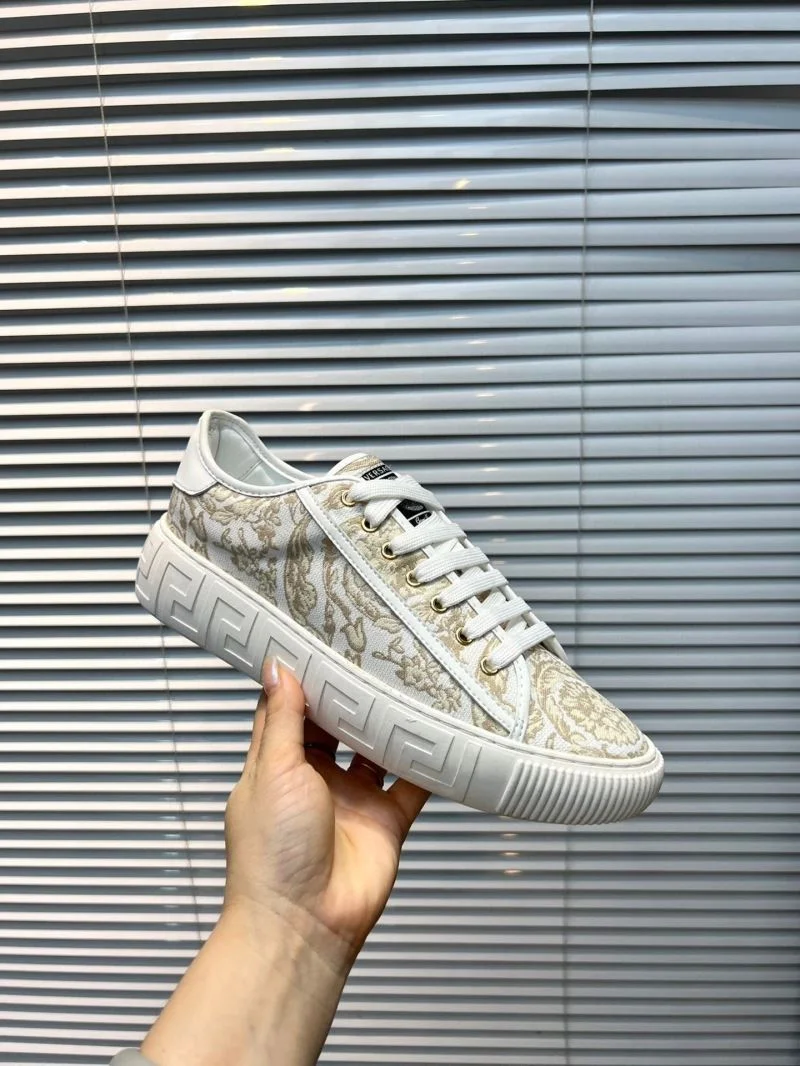 Low-cost Versace Low Shoes