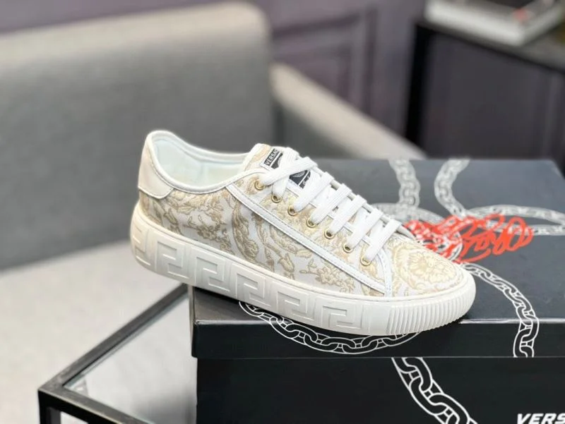 Low-cost Versace Low Shoes