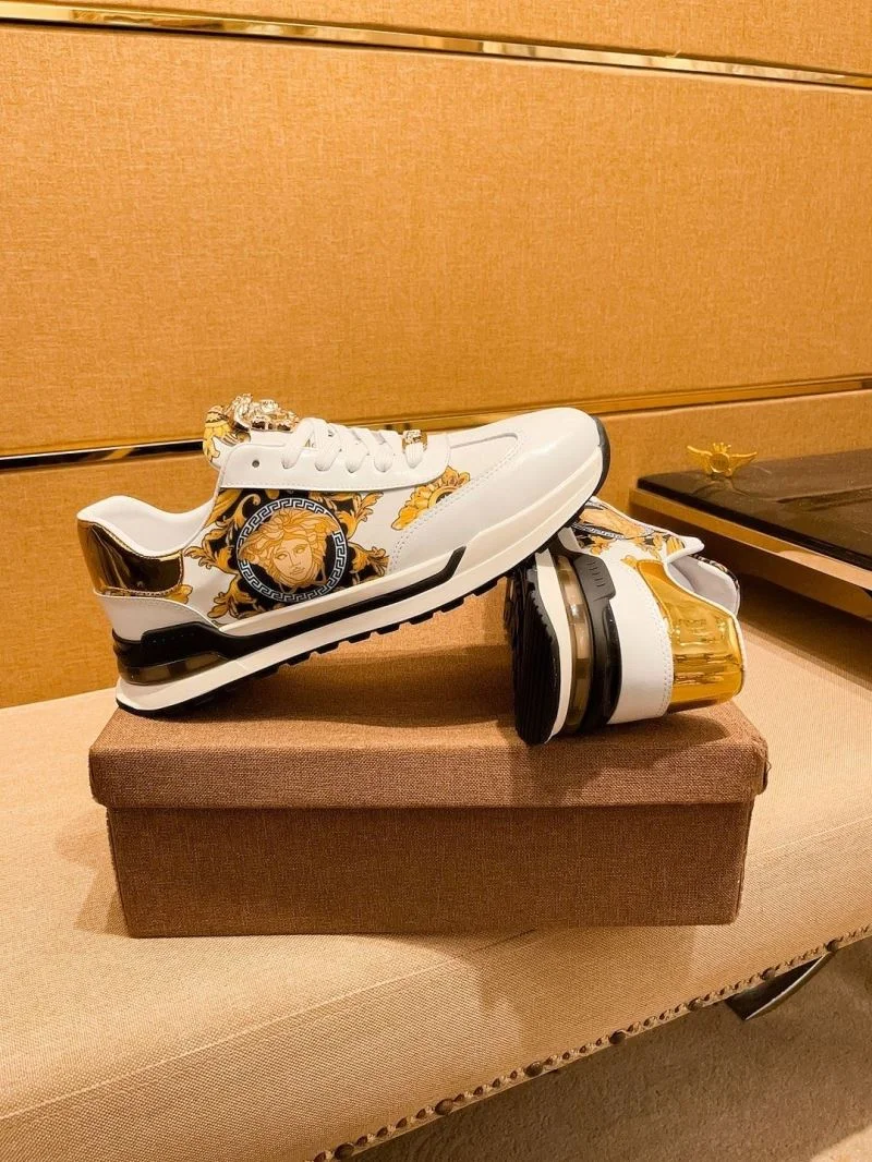Precise copy Versace Low Shoes