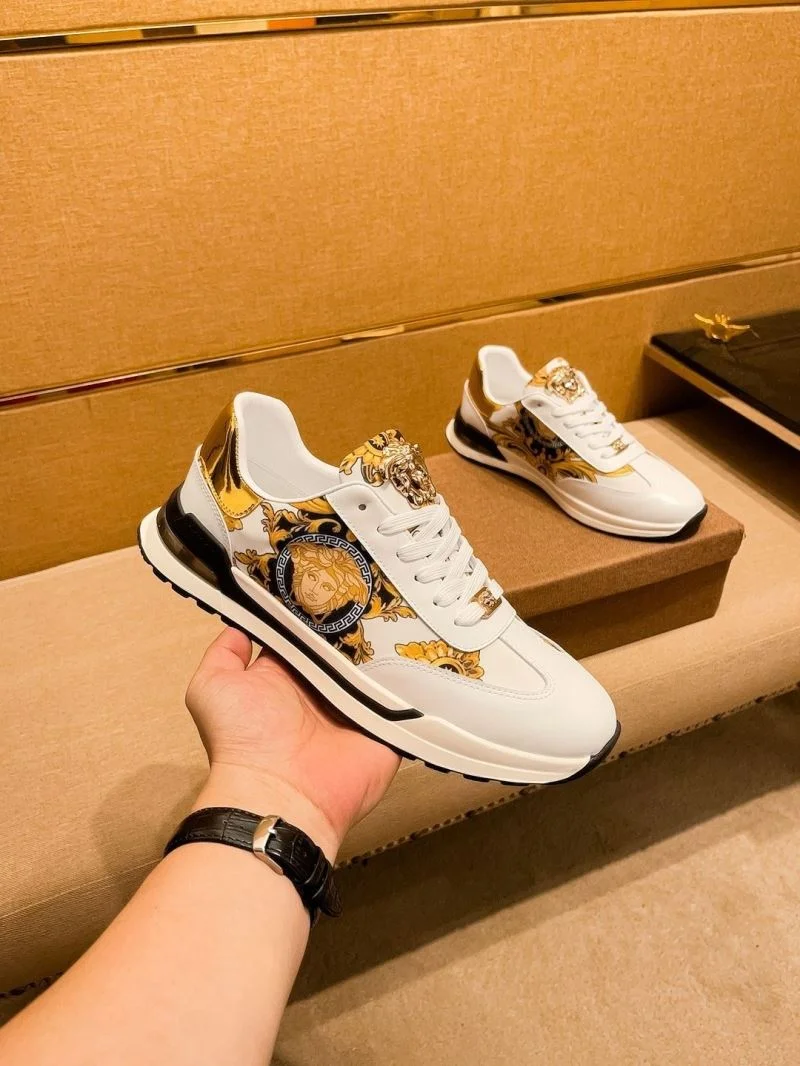 Precise copy Versace Low Shoes