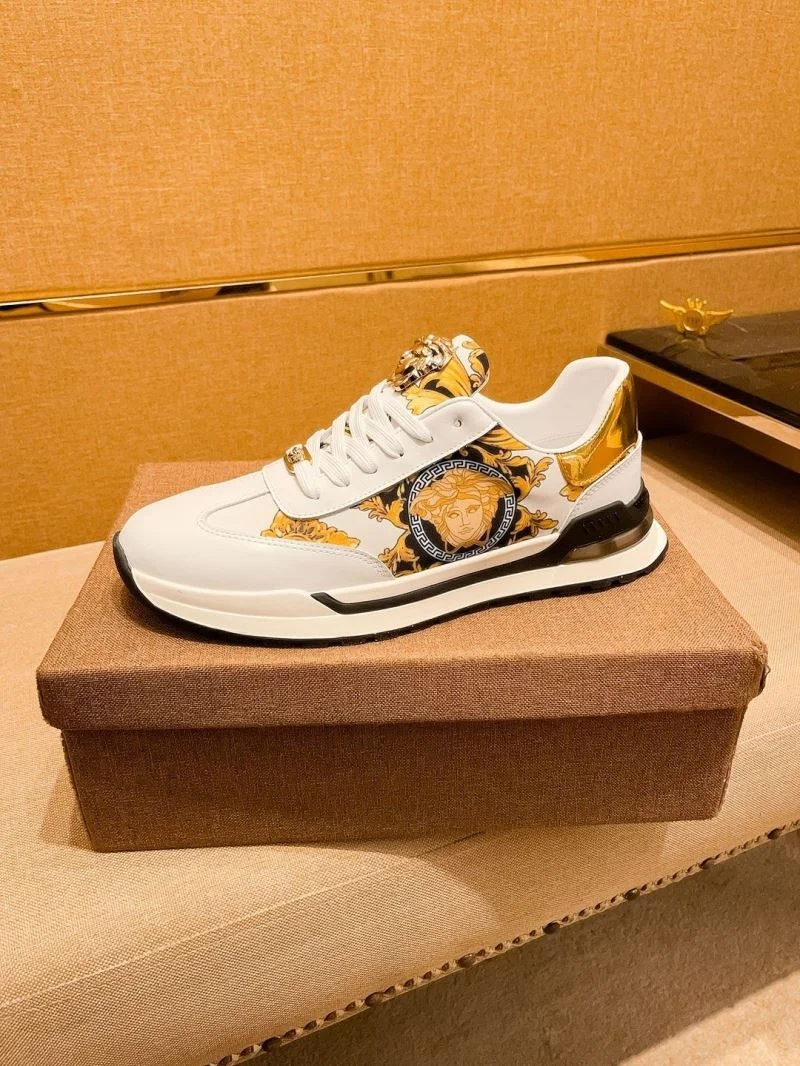 Precise copy Versace Low Shoes