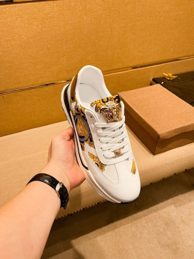 Precise copy Versace Low Shoes
