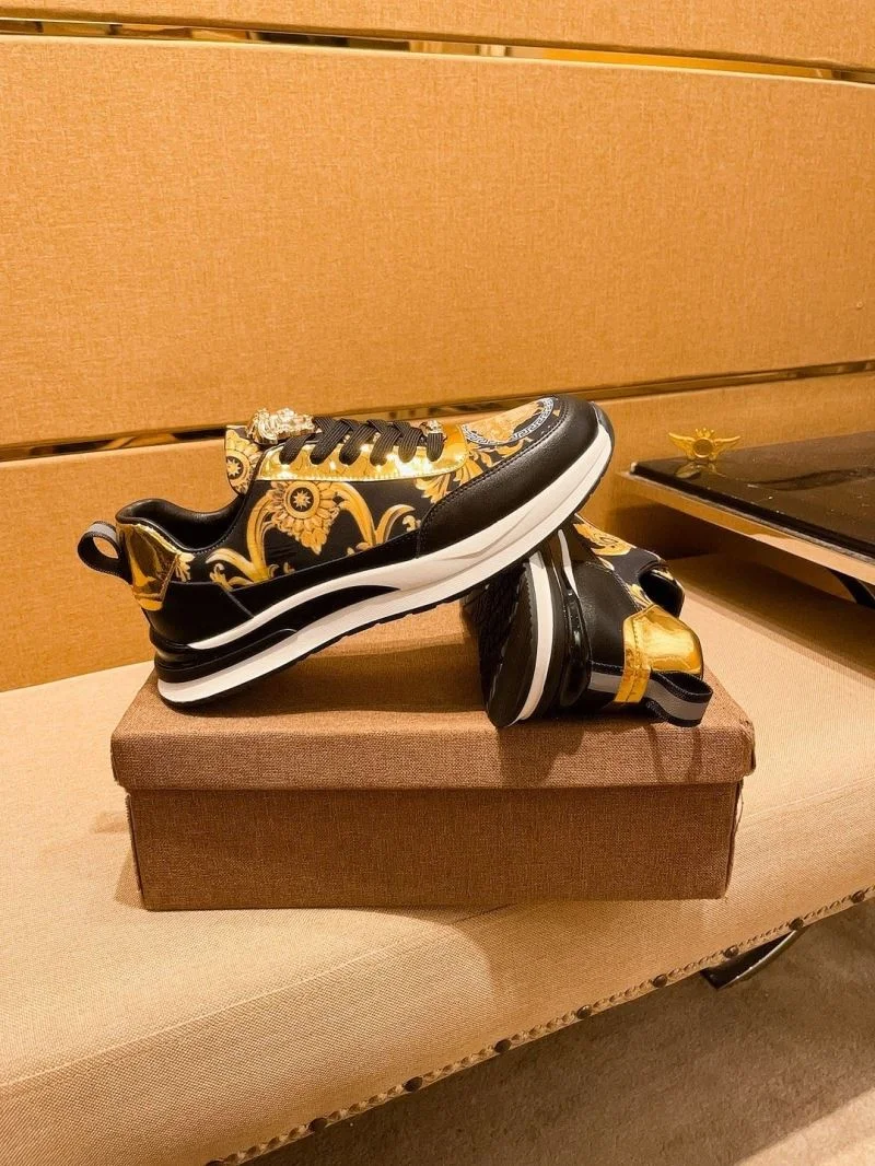 Discounted Versace Low Shoes