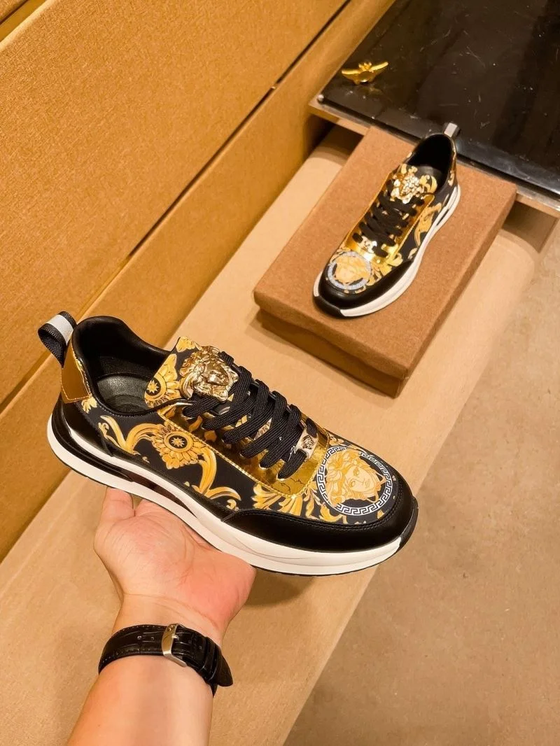 Discounted Versace Low Shoes