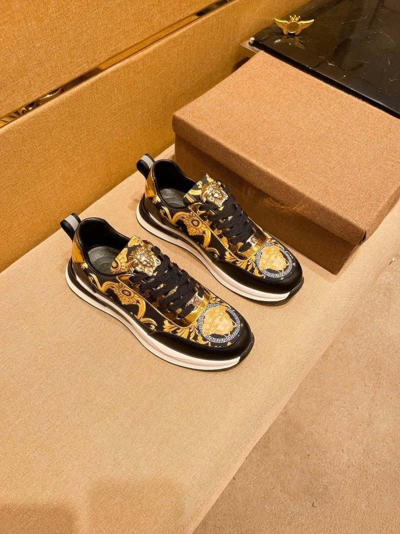 Discounted Versace Low Shoes