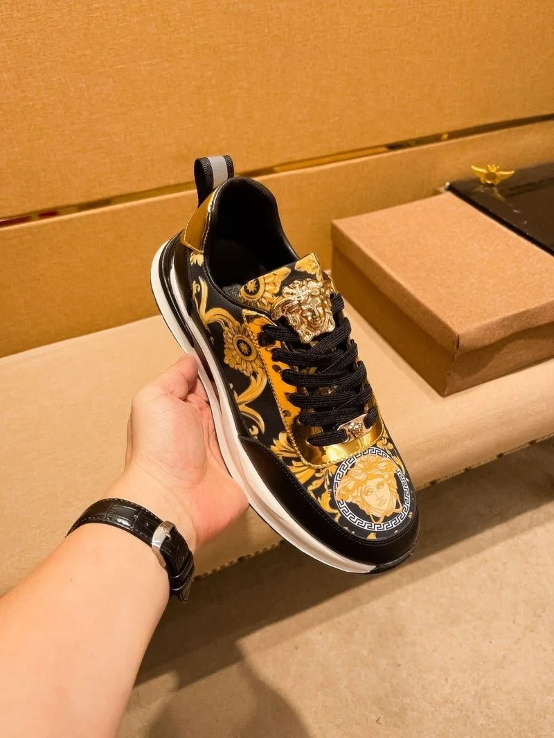 Discounted Versace Low Shoes