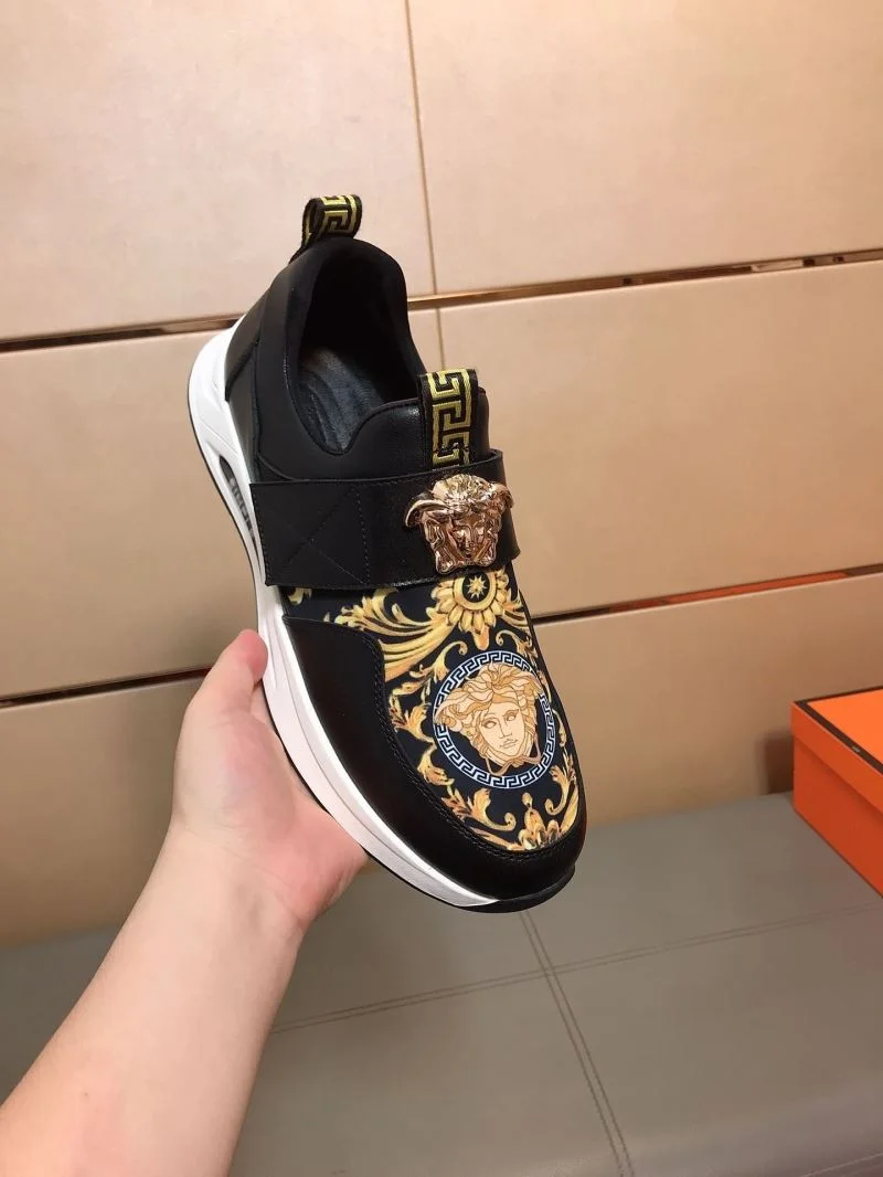 Precise copy Versace Low Shoes