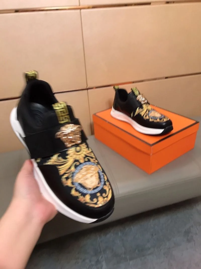 Precise copy Versace Low Shoes