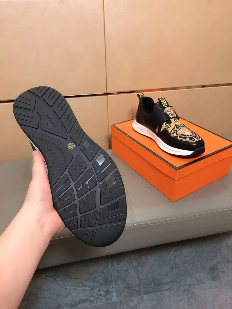 Precise copy Versace Low Shoes