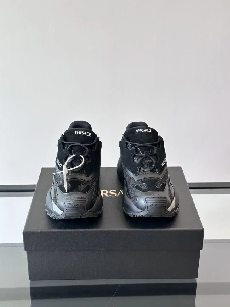 Precise copy Versace Low Shoes