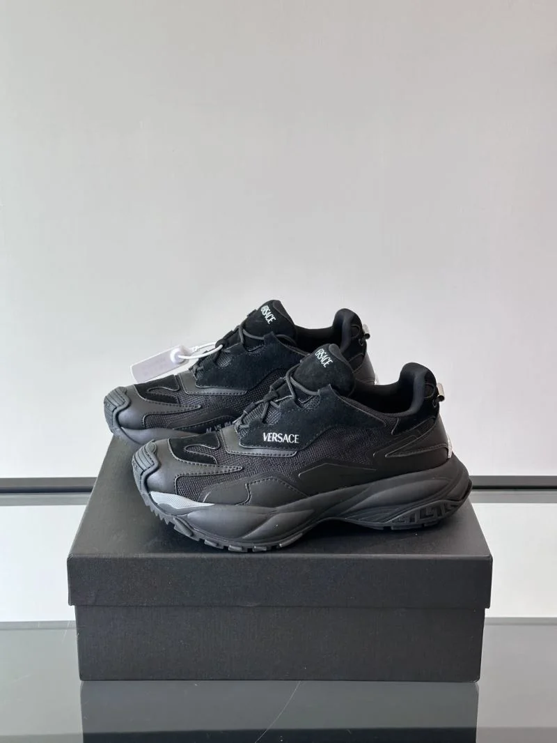 Precise copy Versace Low Shoes