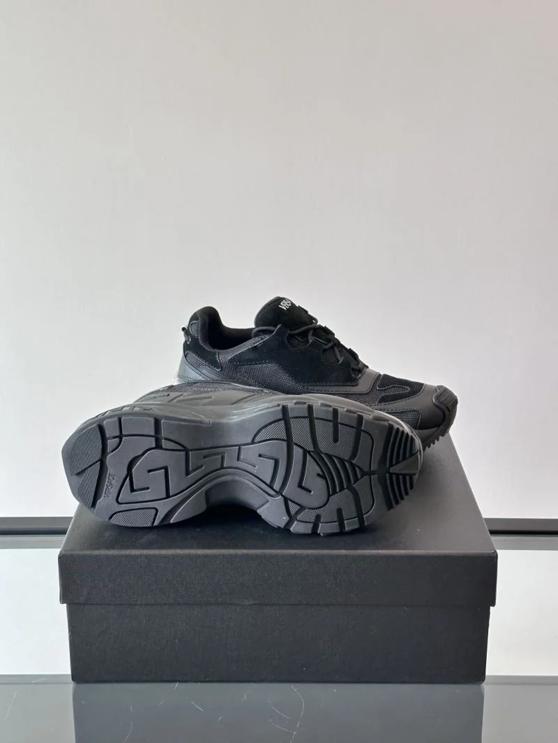 Precise copy Versace Low Shoes