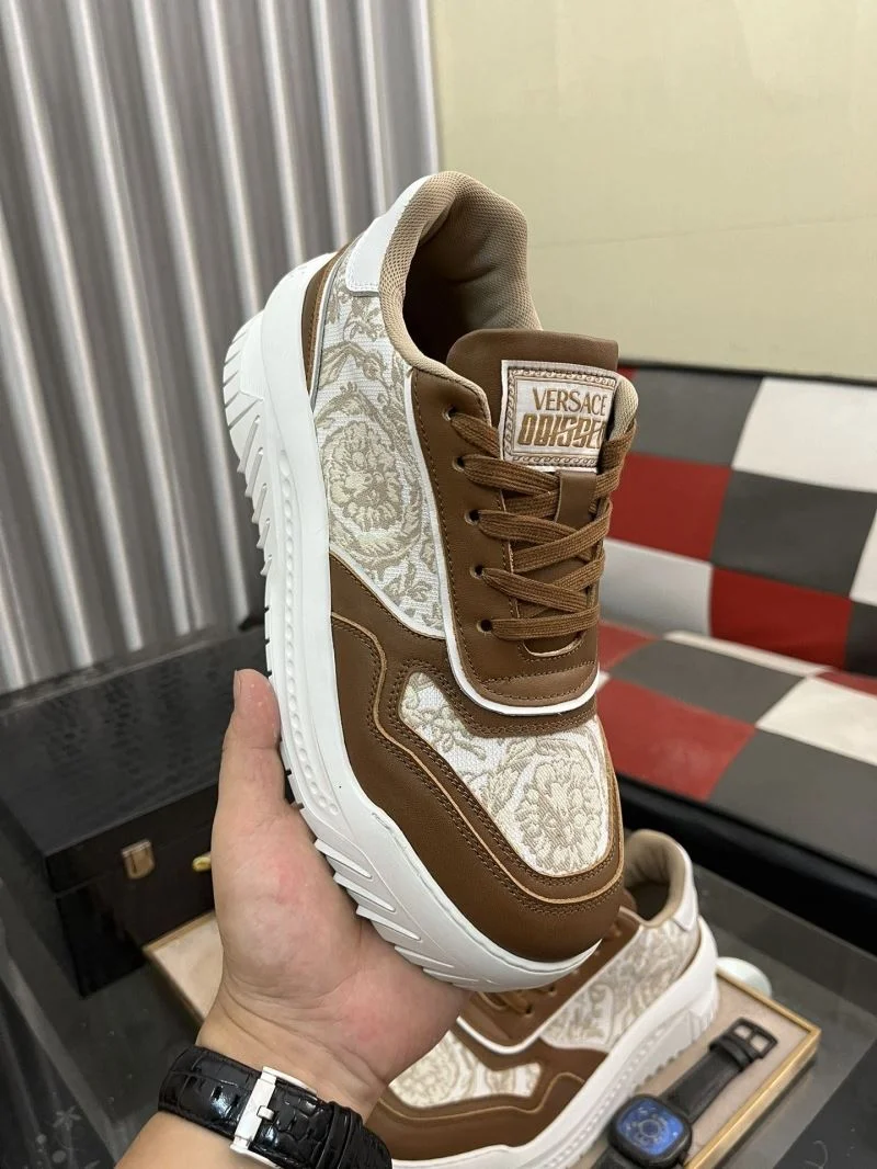 Discounted Versace Low Shoes