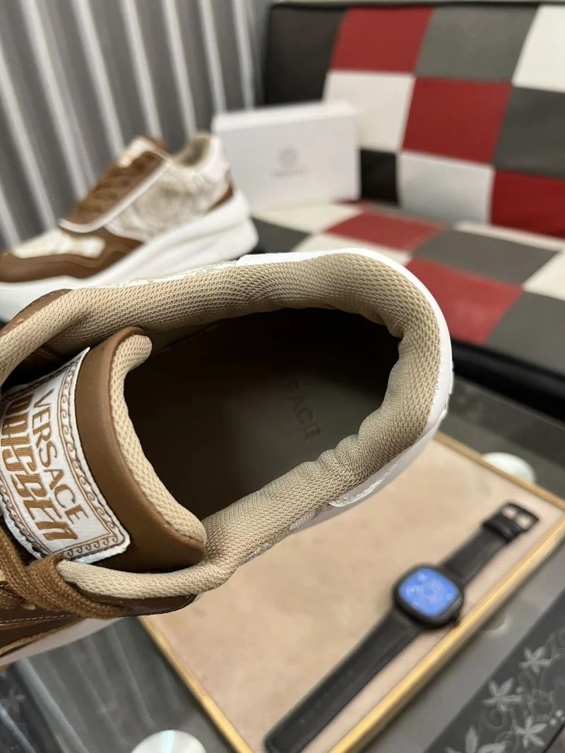 Discounted Versace Low Shoes