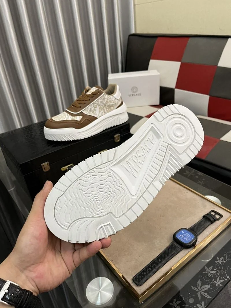 Discounted Versace Low Shoes