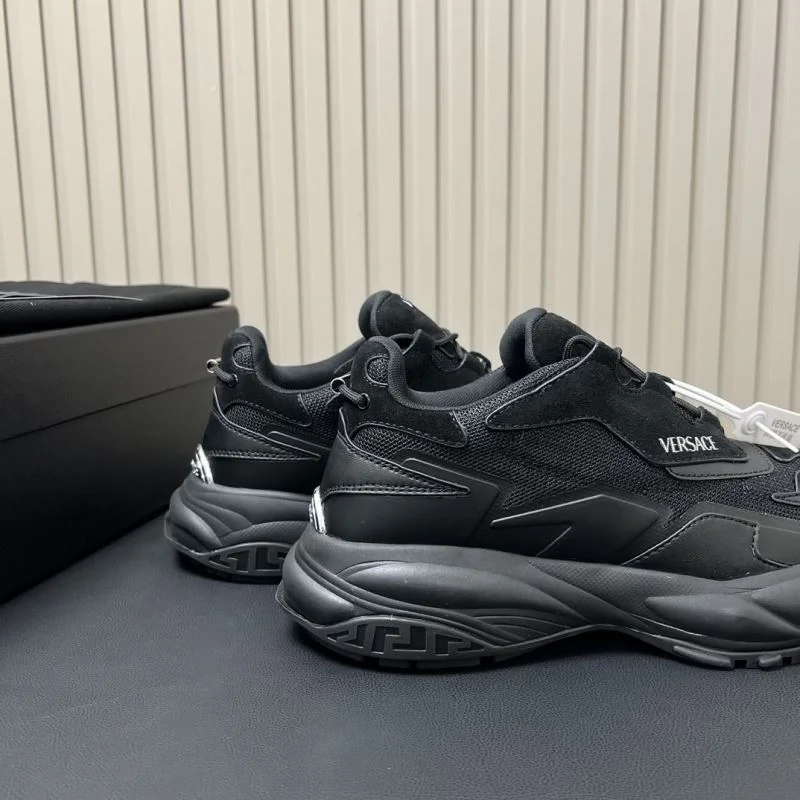 Top mirror Versace Low Shoes