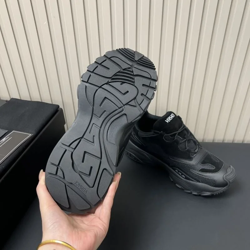 Top mirror Versace Low Shoes