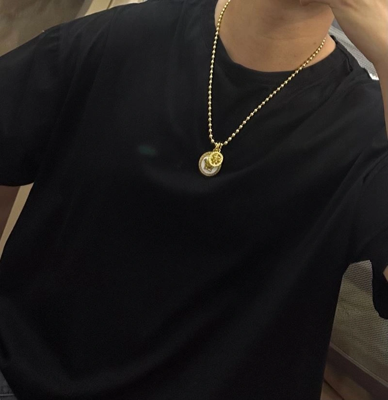 Low-cost Versace Necklaces