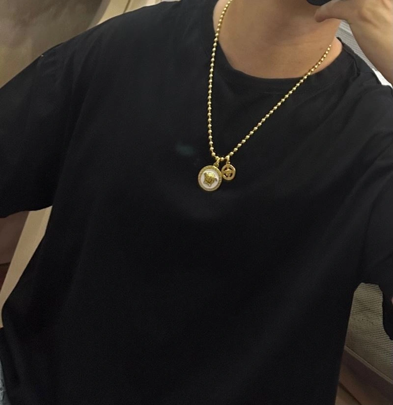 Low-cost Versace Necklaces