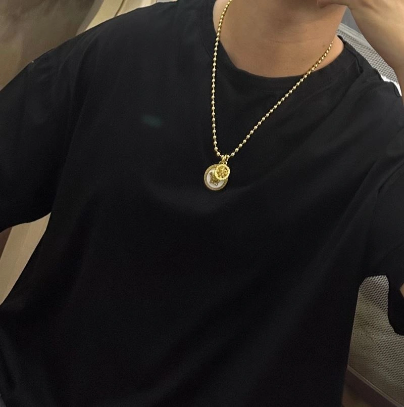 Low-cost Versace Necklaces