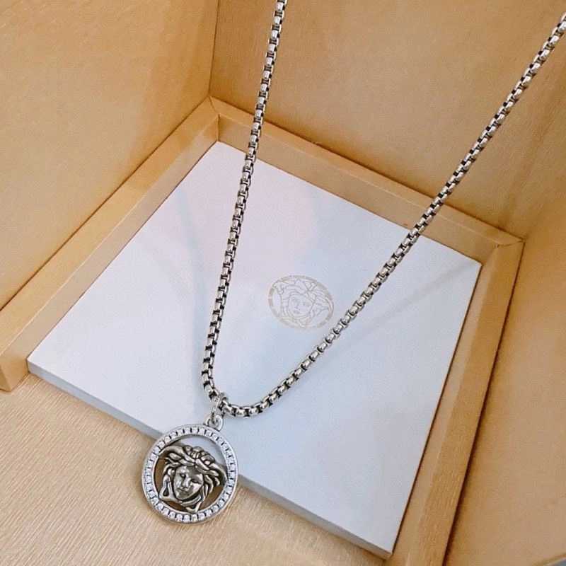 Low-cost Versace Necklaces