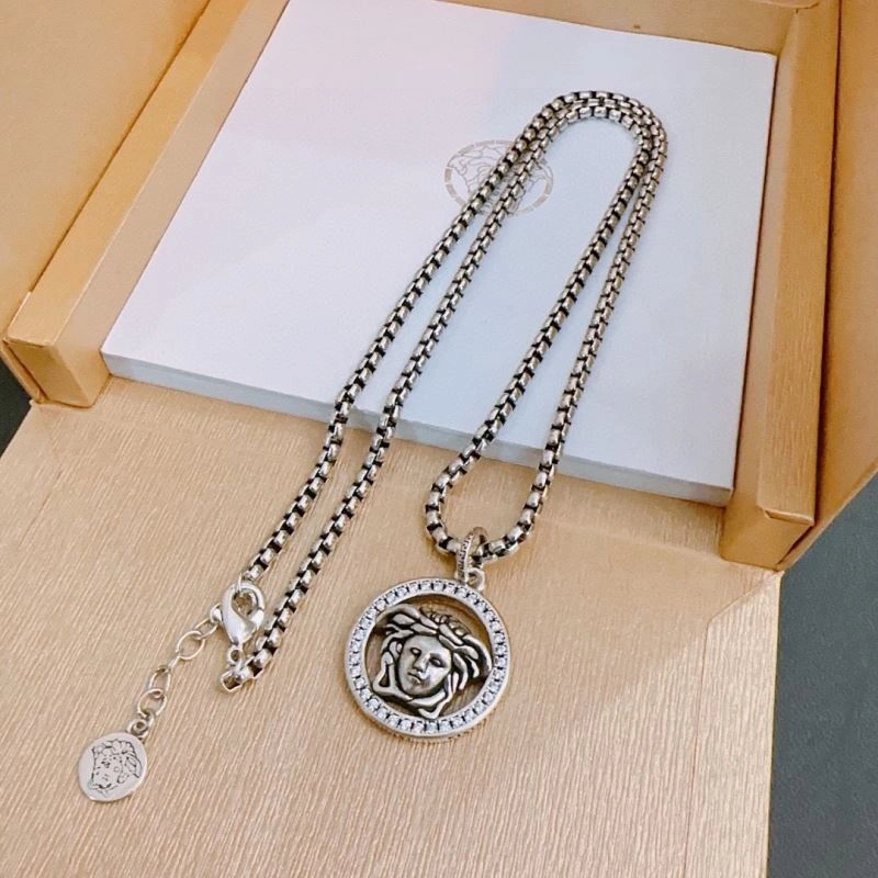 Low-cost Versace Necklaces