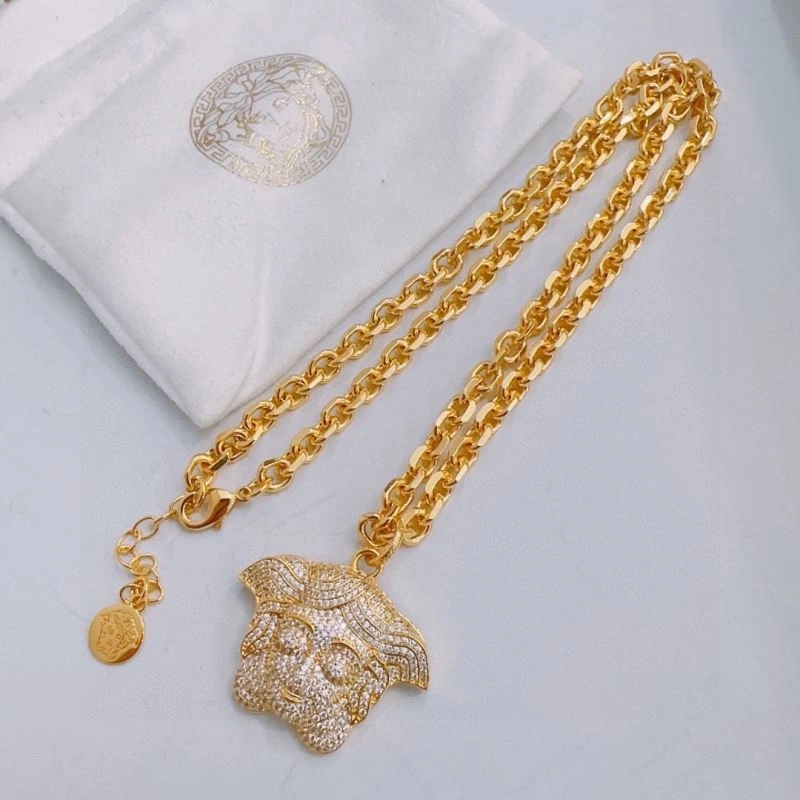Low-cost Versace Necklaces