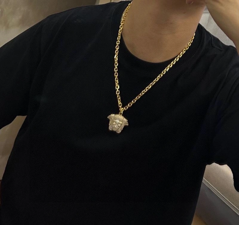 Low-cost Versace Necklaces