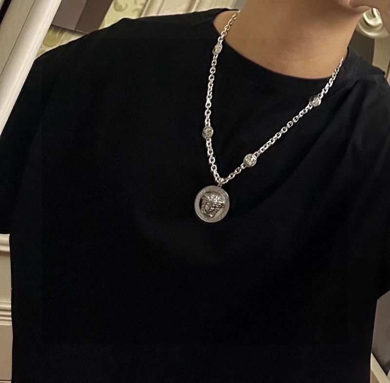 Exact replica Versace Necklaces