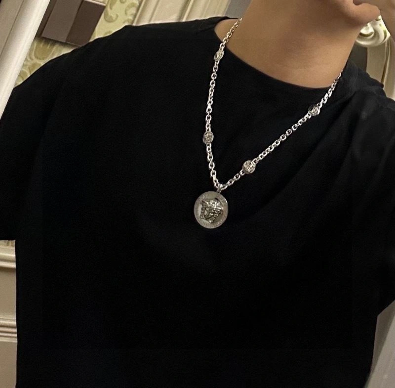 Exact replica Versace Necklaces