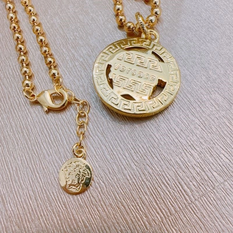 Precise copy Versace Necklaces