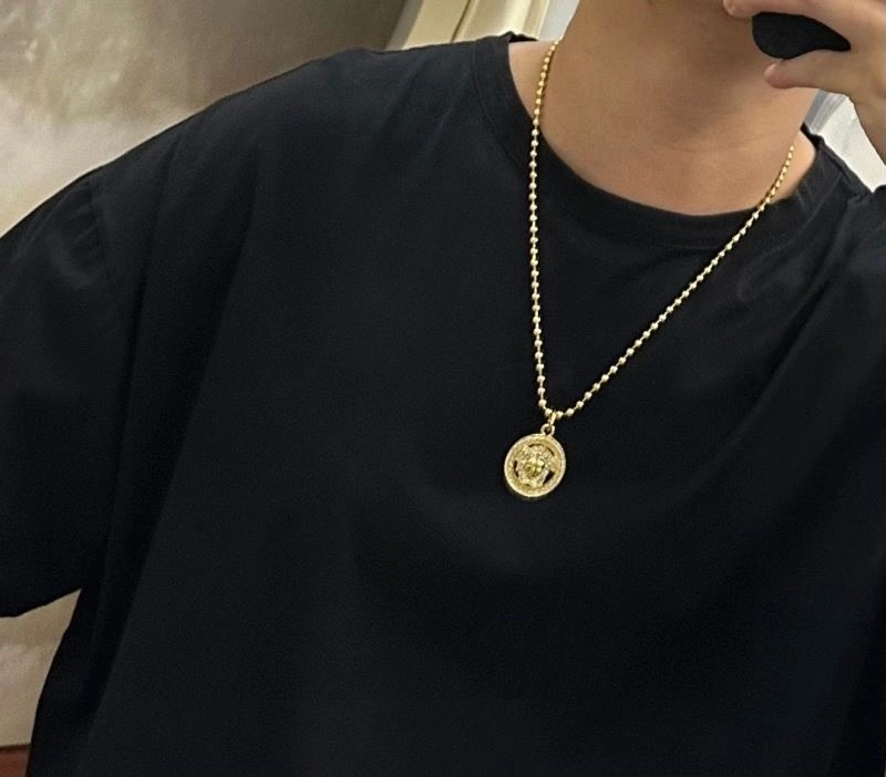Precise copy Versace Necklaces