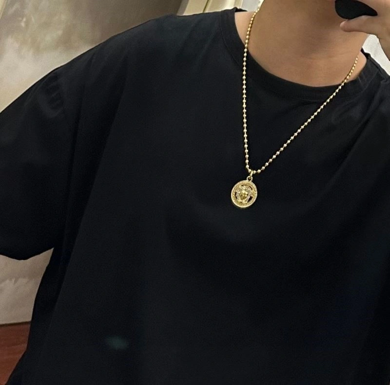 Precise copy Versace Necklaces