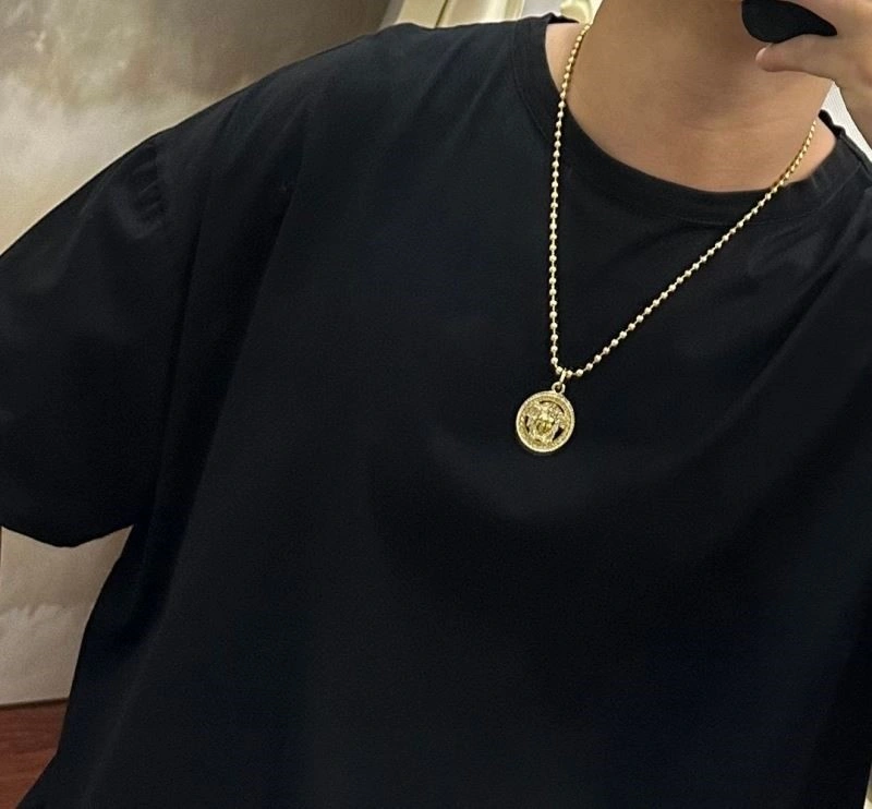 Precise copy Versace Necklaces
