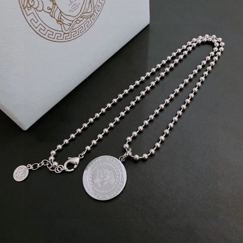 Low-cost Versace Necklaces