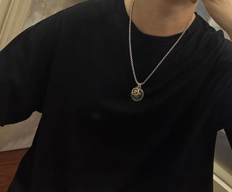 Brand-authenticated Versace Necklaces