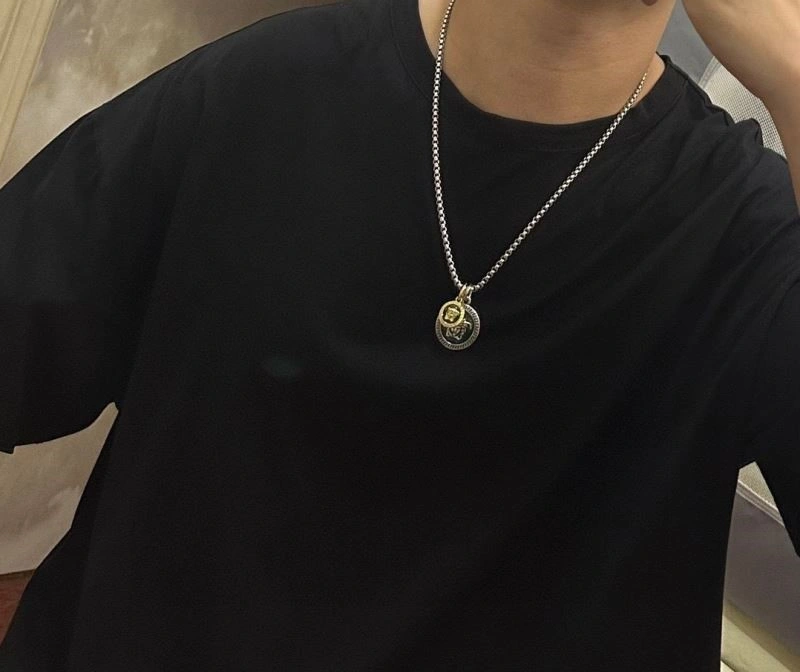 Brand-authenticated Versace Necklaces
