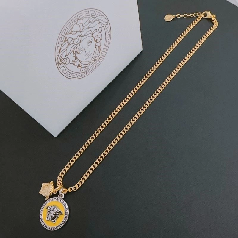 Top mirror Versace Necklaces