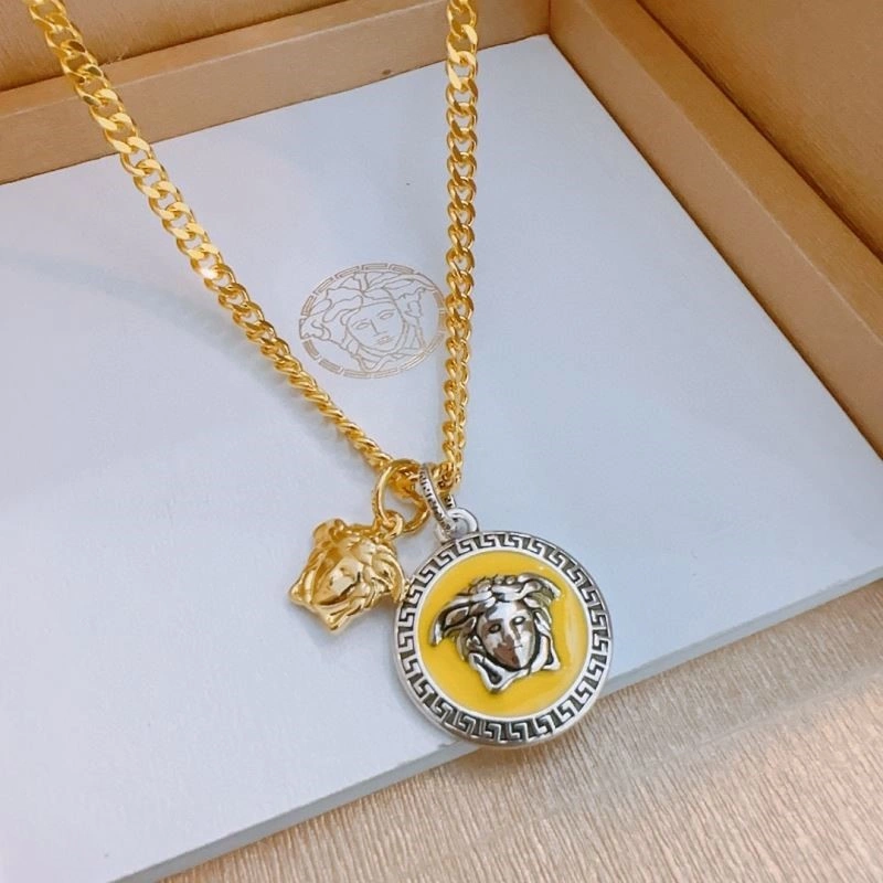 Top mirror Versace Necklaces