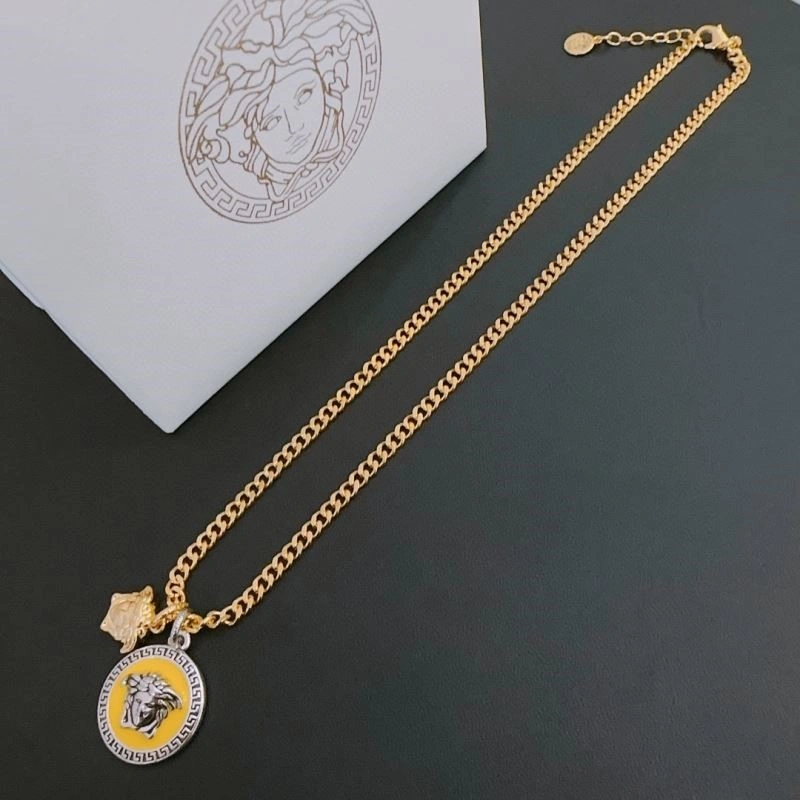 Top mirror Versace Necklaces