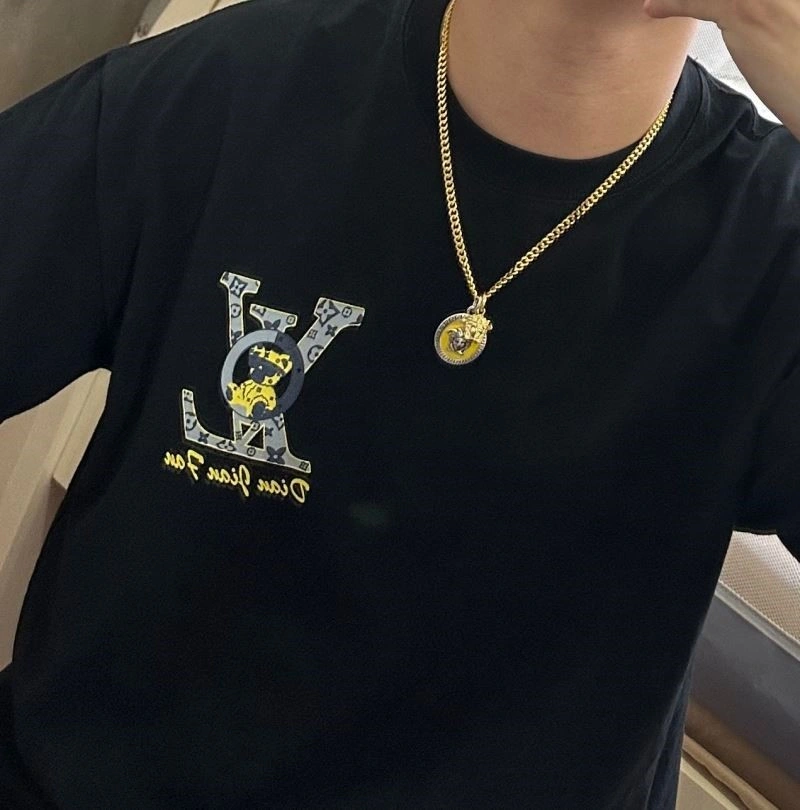 Top mirror Versace Necklaces