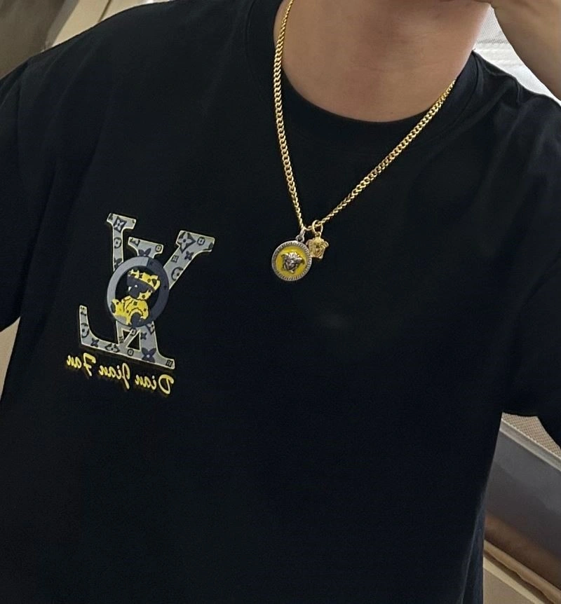 Top mirror Versace Necklaces